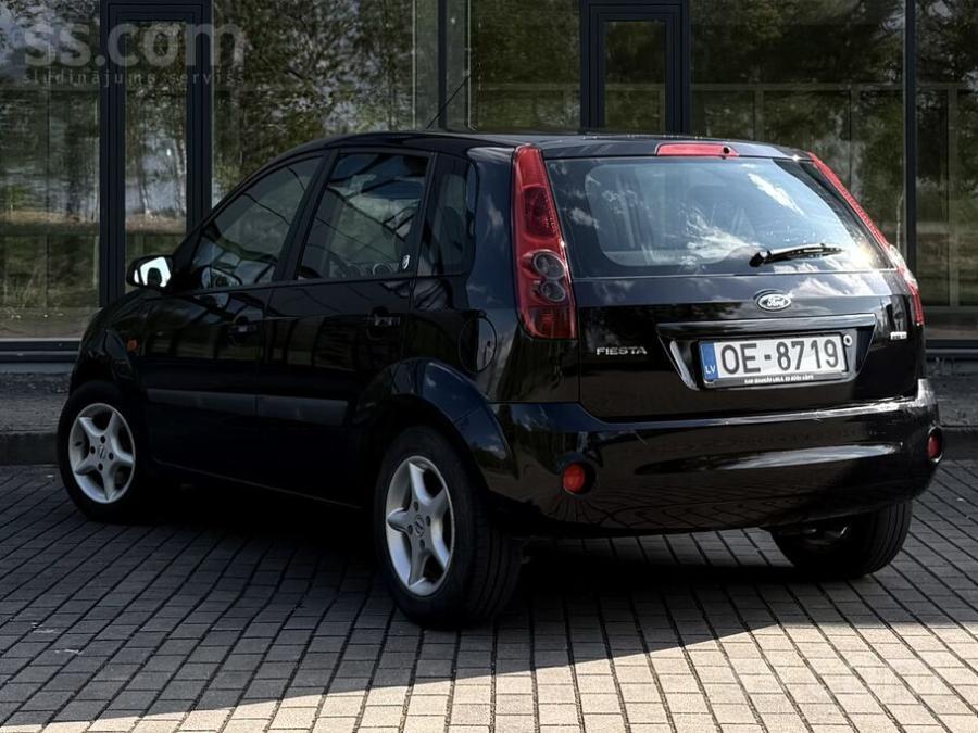 Melns Ford Fiesta 2008 Tukums, ar dzinēja tilpumu 1.40 L un nobraukumu 267 tūkst. km par 1600 €, foto 6 vietnē AUTOMOTO.COM.LV