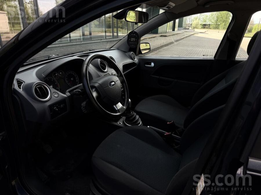 Melns Ford Fiesta 2008 Tukums, ar dzinēja tilpumu 1.40 L un nobraukumu 267 tūkst. km par 1600 €, foto 9 vietnē AUTOMOTO.COM.LV