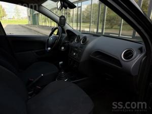 Melns Ford Fiesta 2008 Tukums, ar dzinēja tilpumu 1.40 L un nobraukumu 267 tūkst. km par 1600 €, foto 11 vietnē AUTOMOTO.COM.LV
