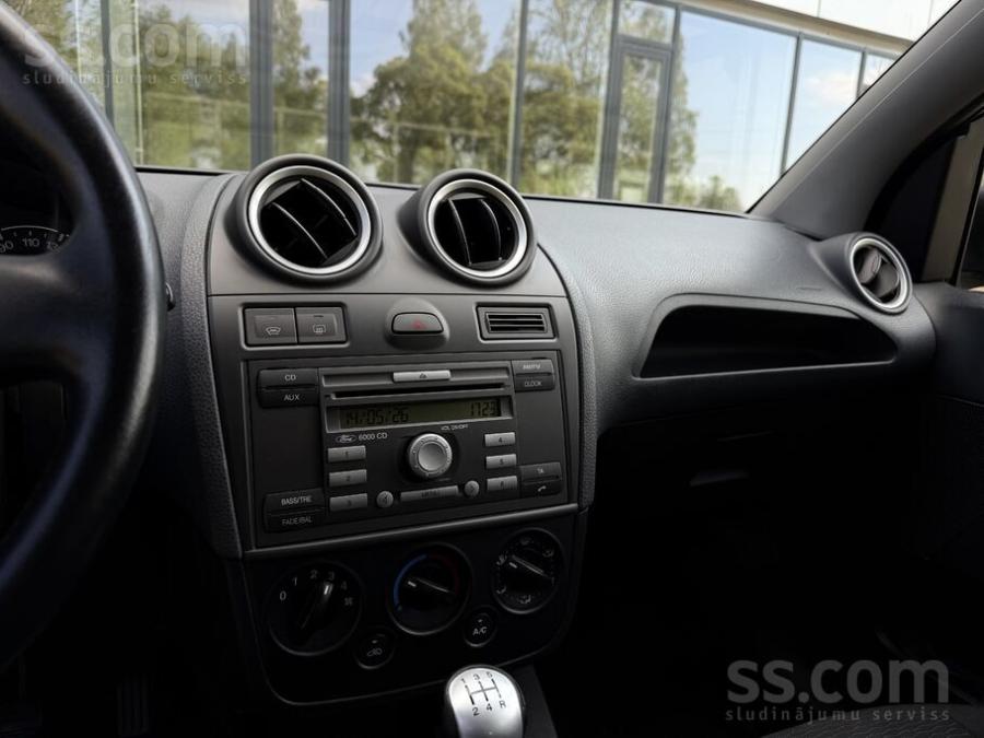 Melns Ford Fiesta 2008 Tukums, ar dzinēja tilpumu 1.40 L un nobraukumu 267 tūkst. km par 1600 €, foto 13 vietnē AUTOMOTO.COM.LV