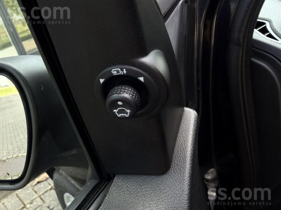 Melns Ford Fiesta 2008 Tukums, ar dzinēja tilpumu 1.40 L un nobraukumu 267 tūkst. km par 1600 €, foto 16 vietnē AUTOMOTO.COM.LV