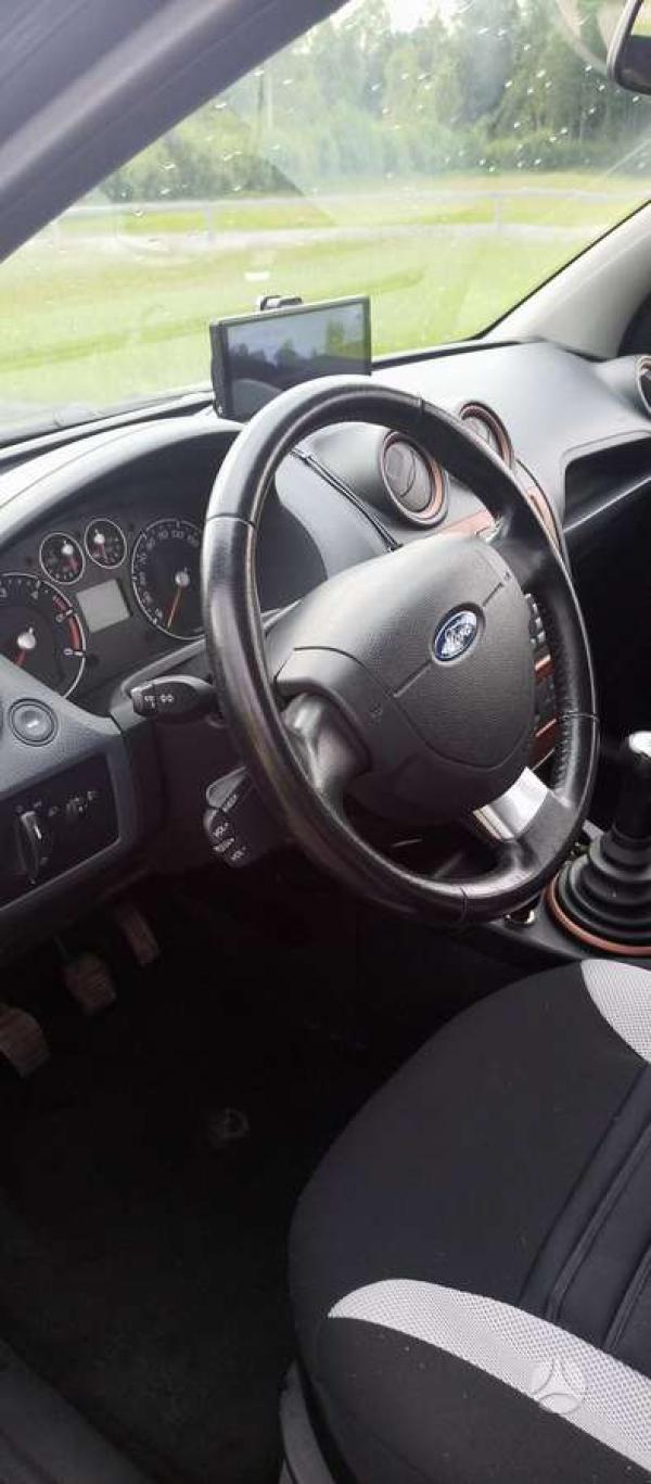 Black Ford Fiesta 2008 in Naujoji Akmene, with an engine capacity of 1.40 L and mileage of 227 thousand km for 1700 €, photo 8 on AUTOMOTO.COM.LV