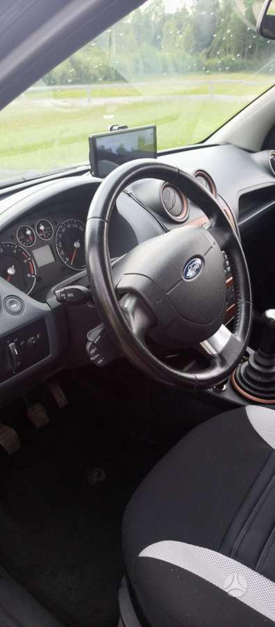 Black Ford Fiesta 2008 in Naujoji Akmene, with an engine capacity of 1.40 L and mileage of 227 thousand km for 1700 €, photo 9 on AUTOMOTO.COM.LV