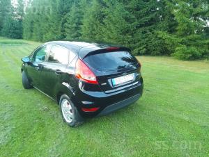 Melns Ford Fiesta 2009 Valmiera, ar dzinēja tilpumu 1.40 L un nobraukumu 312 tūkst. km par 1800 €, foto 3 vietnē AUTOMOTO.COM.LV