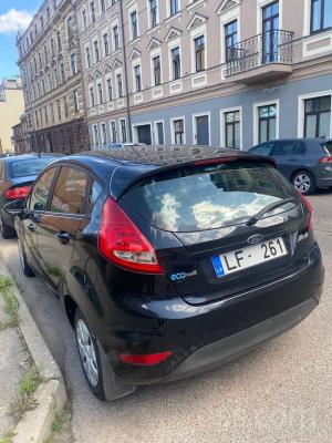 Black Ford Fiesta 2009 in Riga, with an engine capacity of 1.60 L and mileage of 477 thousand km for 1400 €, photo 4 on AUTOMOTO.COM.LV