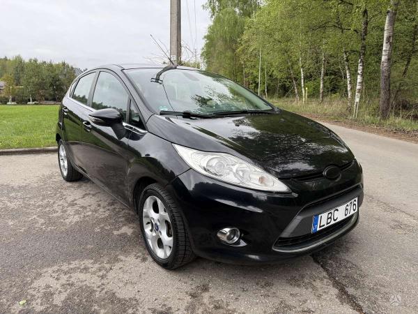 Melns Ford Fiesta 2009 Kauņa, ar dzinēja tilpumu 1.56 L un nobraukumu 294 tūkst. km par 2100 €, foto 1 vietnē AUTOMOTO.COM.LV