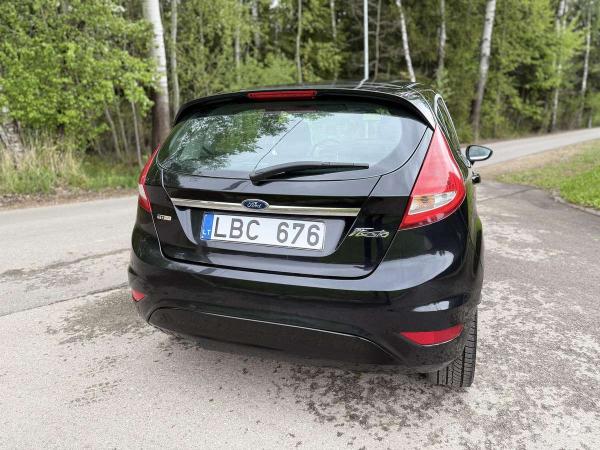 Melns Ford Fiesta 2009 Kauņa, ar dzinēja tilpumu 1.56 L un nobraukumu 294 tūkst. km par 2100 €, foto 6 vietnē AUTOMOTO.COM.LV