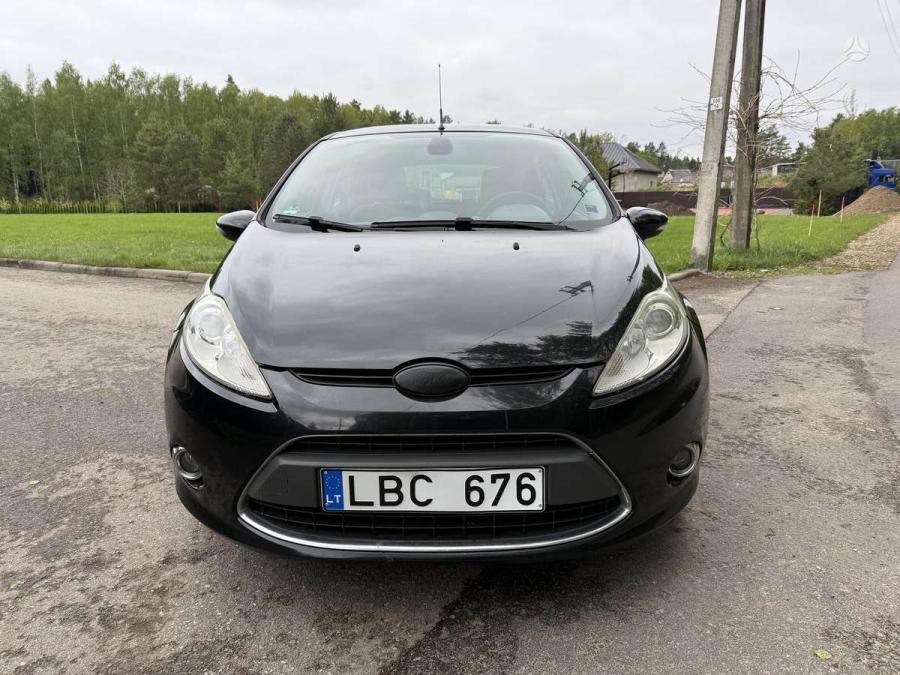 Black Ford Fiesta 2009 in Kaunas, with an engine capacity of 1.56 L and mileage of 294 thousand km for 2100 €, photo 8 on AUTOMOTO.COM.LV
