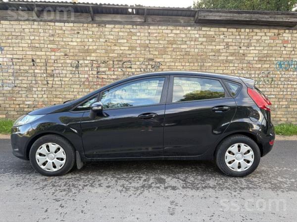 Melns Ford Fiesta 2009 Jelgava, ar dzinēja tilpumu 1.40 L un nobraukumu 0 tūkst. km par 2150 €, foto 1 vietnē AUTOMOTO.COM.LV