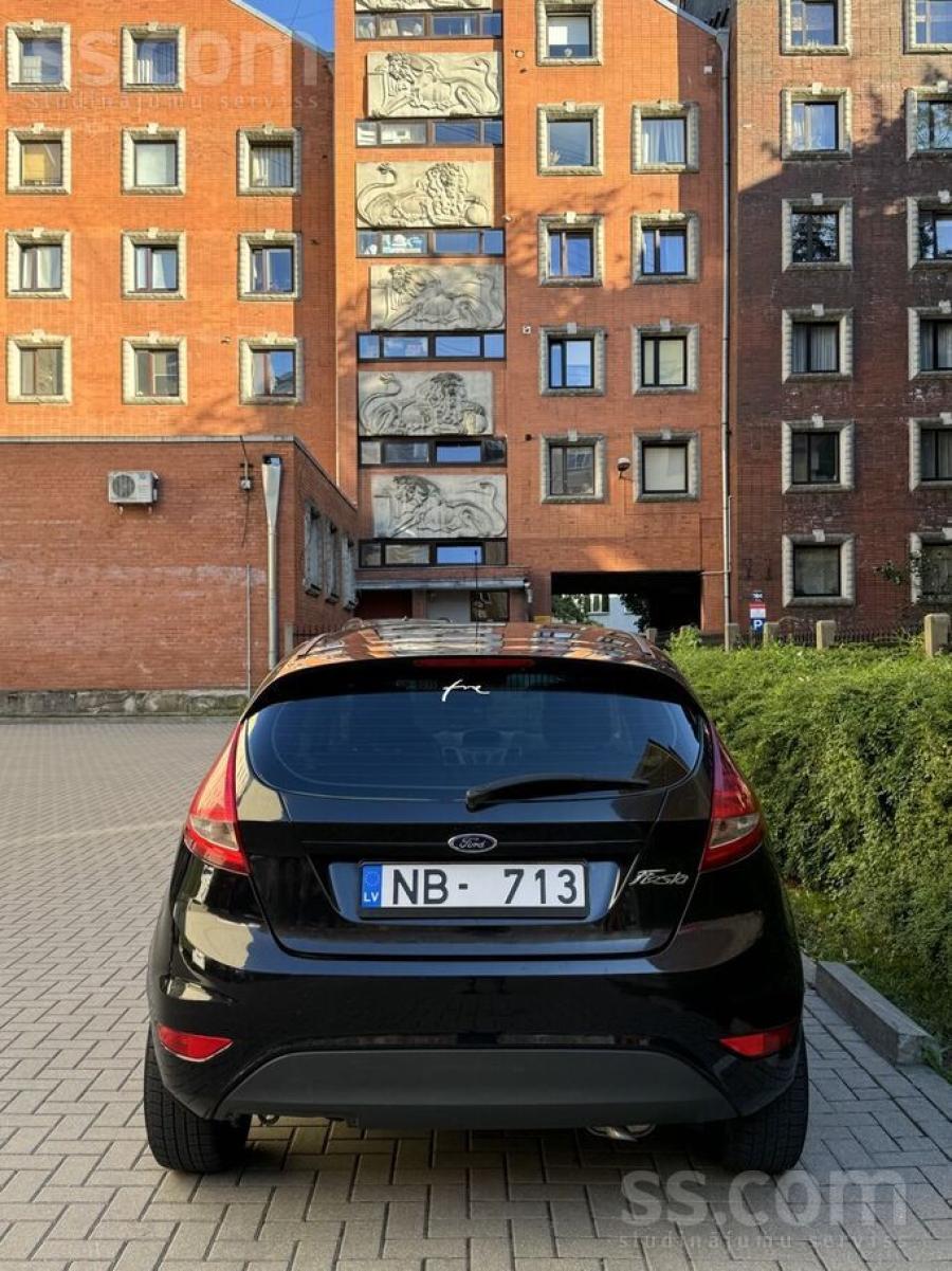 Black Ford Fiesta 2010 in Riga, with an engine capacity of 1.40 L and mileage of 310 thousand km for 1680 €, photo 5 on AUTOMOTO.COM.LV