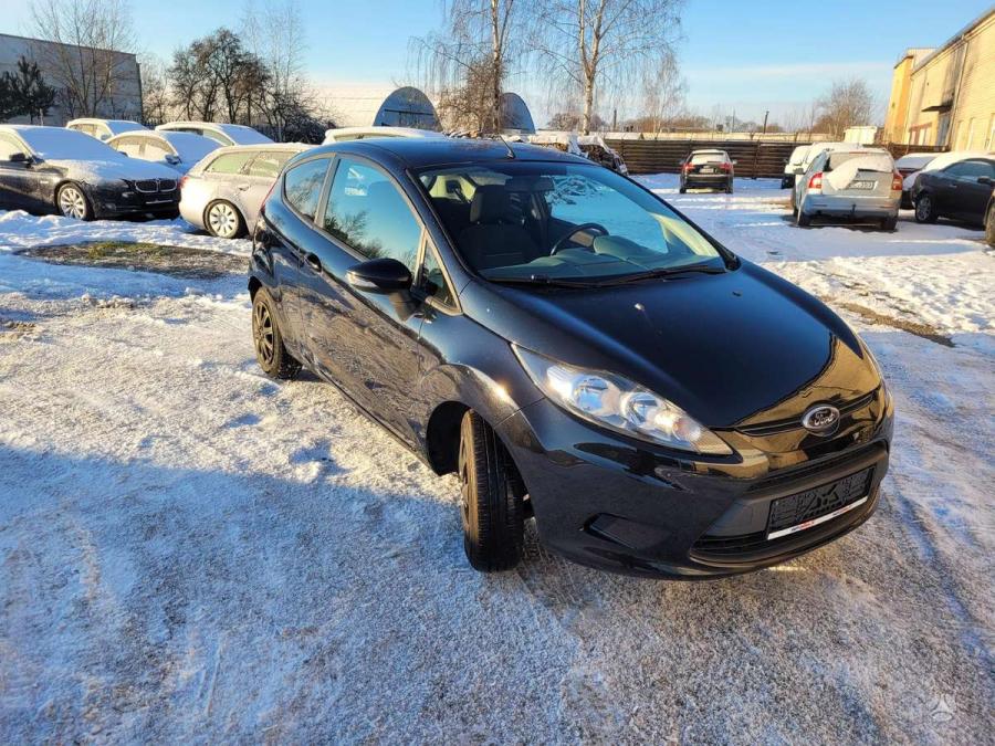Melns Ford Fiesta 2010 Telšiai, ar dzinēja tilpumu 1.56 L un nobraukumu 250 tūkst. km par 2999 €, foto 4 vietnē AUTOMOTO.COM.LV
