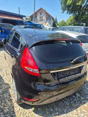 Melns Ford Fiesta 2010 Talsi, ar dzinēja tilpumu 1.40 L un nobraukumu 177 tūkst. km par 5500 €, foto 3 vietnē AUTOMOTO.COM.LV