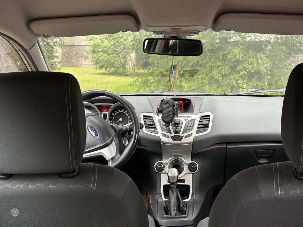Melns Ford Fiesta 2010 Kauņa, ar dzinēja tilpumu 1.57 L un nobraukumu 229 tūkst. km par 1400 €, foto 8 vietnē AUTOMOTO.COM.LV