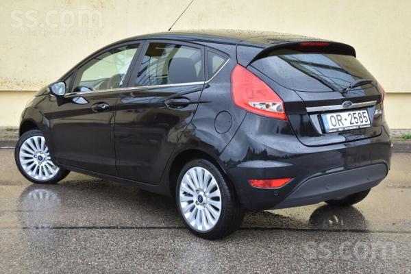 Black Ford Fiesta 2010 in Talsi, with an engine capacity of 1.40 L and mileage of 177 thousand km for 5800 €, photo 3 on AUTOMOTO.COM.LV