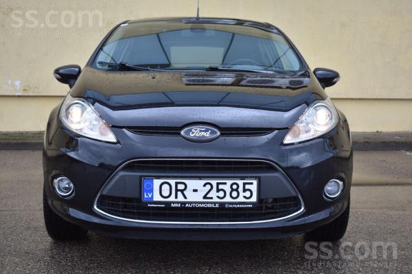 Black Ford Fiesta 2010 in Talsi, with an engine capacity of 1.40 L and mileage of 177 thousand km for 5800 €, photo 4 on AUTOMOTO.COM.LV