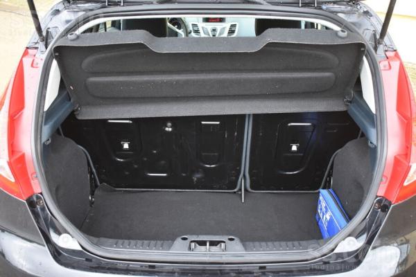 Black Ford Fiesta 2010 in Talsi, with an engine capacity of 1.40 L and mileage of 177 thousand km for 5800 €, photo 10 on AUTOMOTO.COM.LV