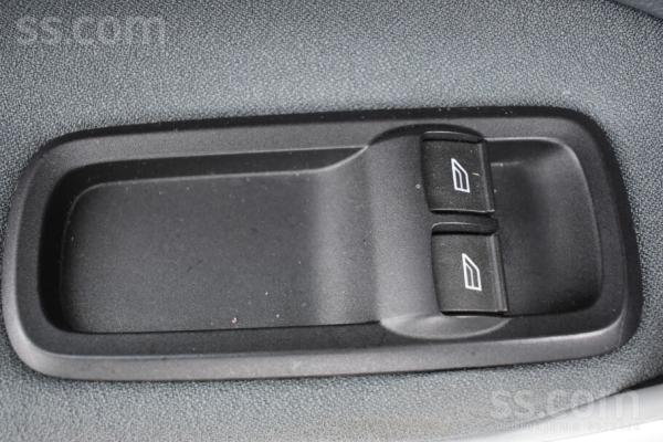 Black Ford Fiesta 2010 in Talsi, with an engine capacity of 1.40 L and mileage of 177 thousand km for 5800 €, photo 11 on AUTOMOTO.COM.LV