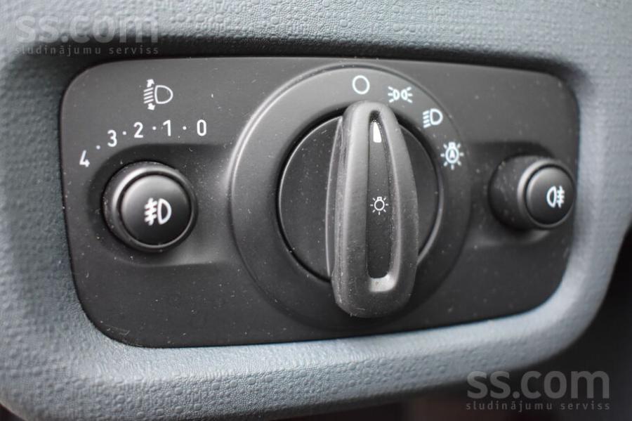 Black Ford Fiesta 2010 in Talsi, with an engine capacity of 1.40 L and mileage of 177 thousand km for 5800 €, photo 13 on AUTOMOTO.COM.LV