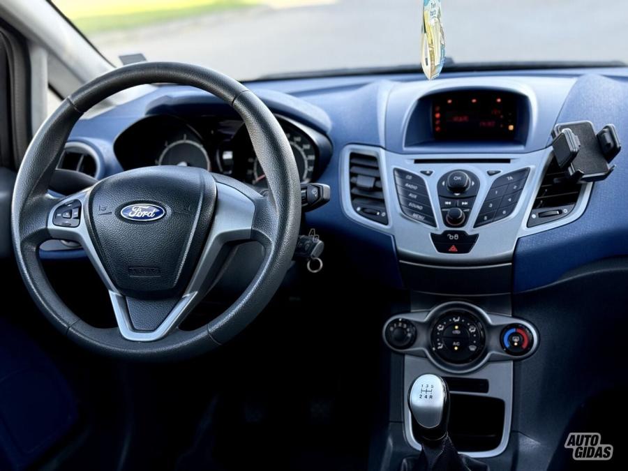 Melns Ford Fiesta 2010 Kauņa, ar dzinēja tilpumu 1.60 L un nobraukumu 277 tūkst. km par 2750 €, foto 18 vietnē AUTOMOTO.COM.LV