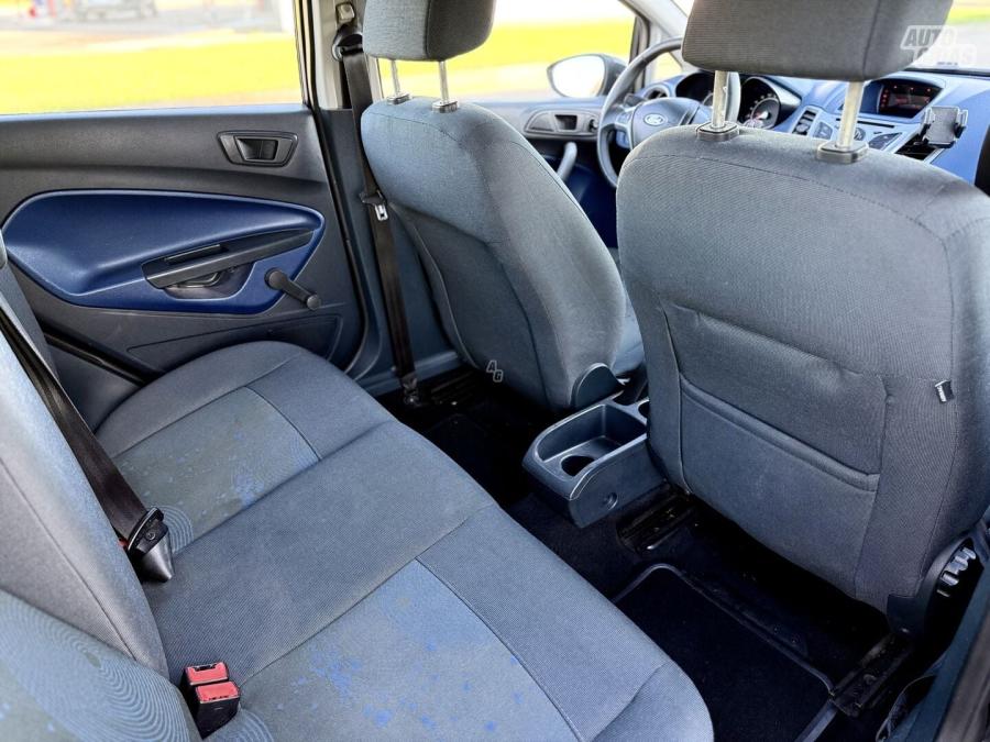 Melns Ford Fiesta 2010 Kauņa, ar dzinēja tilpumu 1.60 L un nobraukumu 277 tūkst. km par 2750 €, foto 22 vietnē AUTOMOTO.COM.LV