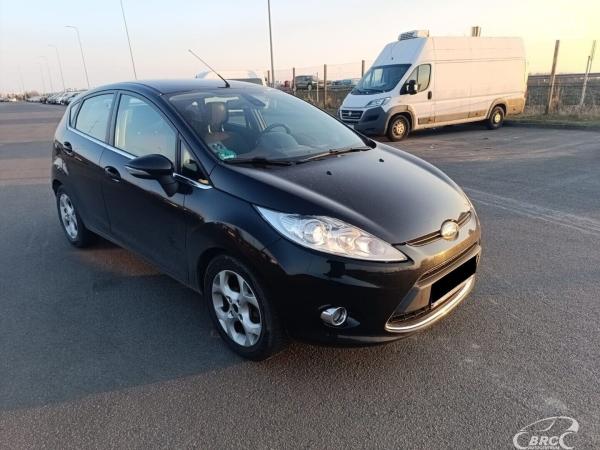 Black Ford Fiesta 2011 in Avizieniai, with an engine capacity of 1.60 L and mileage of 305 thousand km for 900 €, photo 5 on AUTOMOTO.COM.LV