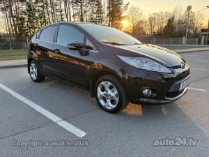 Melns Ford Fiesta 2011 Tallina, ar dzinēja tilpumu 1.60 L un nobraukumu 208 tūkst. km par 4000 €, foto 5 vietnē AUTOMOTO.COM.LV