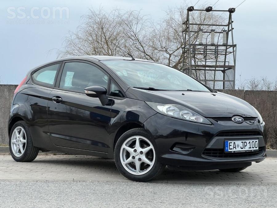 Melns Ford Fiesta 2011 Jelgava, ar dzinēja tilpumu 1.30 L un nobraukumu 163 tūkst. km par 2995 €, foto 1 vietnē AUTOMOTO.COM.LV