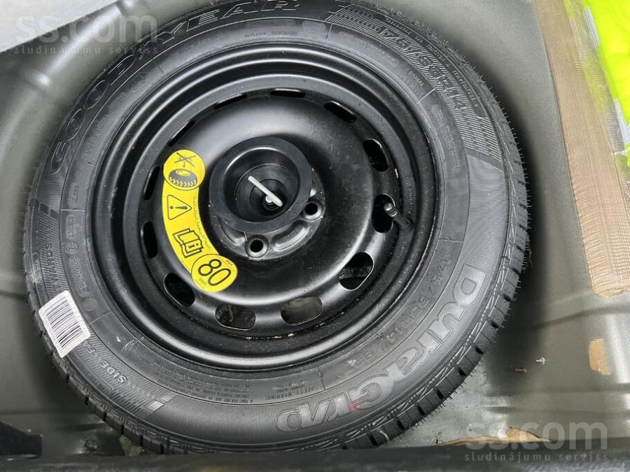 Melns Ford Fiesta 2011 Jelgava, ar dzinēja tilpumu 1.30 L un nobraukumu 163 tūkst. km par 2995 €, foto 9 vietnē AUTOMOTO.COM.LV