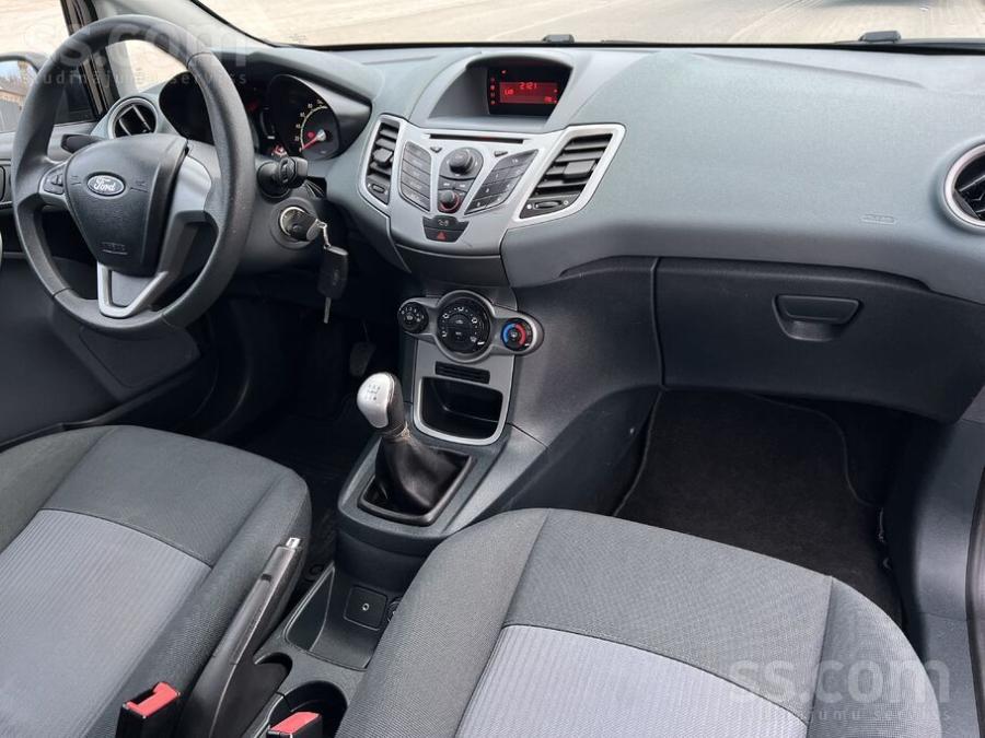 Melns Ford Fiesta 2011 Jelgava, ar dzinēja tilpumu 1.30 L un nobraukumu 163 tūkst. km par 2995 €, foto 13 vietnē AUTOMOTO.COM.LV