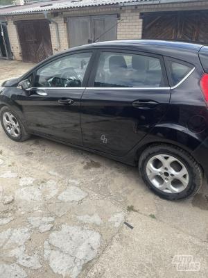 Melns Ford Fiesta 2011 Panevēža, ar dzinēja tilpumu 1.60 L un nobraukumu 300 tūkst. km par 2100 €, foto 6 vietnē AUTOMOTO.COM.LV
