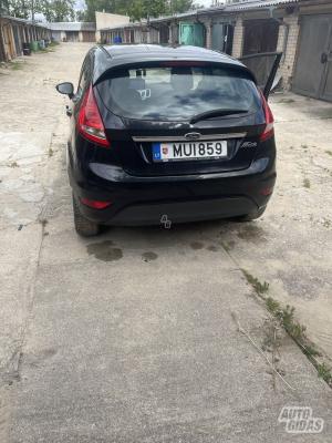 Melns Ford Fiesta 2011 Panevēža, ar dzinēja tilpumu 1.60 L un nobraukumu 300 tūkst. km par 2100 €, foto 7 vietnē AUTOMOTO.COM.LV