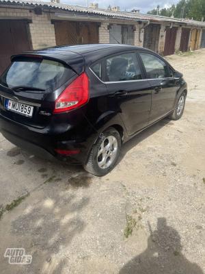 Melns Ford Fiesta 2011 Panevēža, ar dzinēja tilpumu 1.60 L un nobraukumu 300 tūkst. km par 2100 €, foto 9 vietnē AUTOMOTO.COM.LV