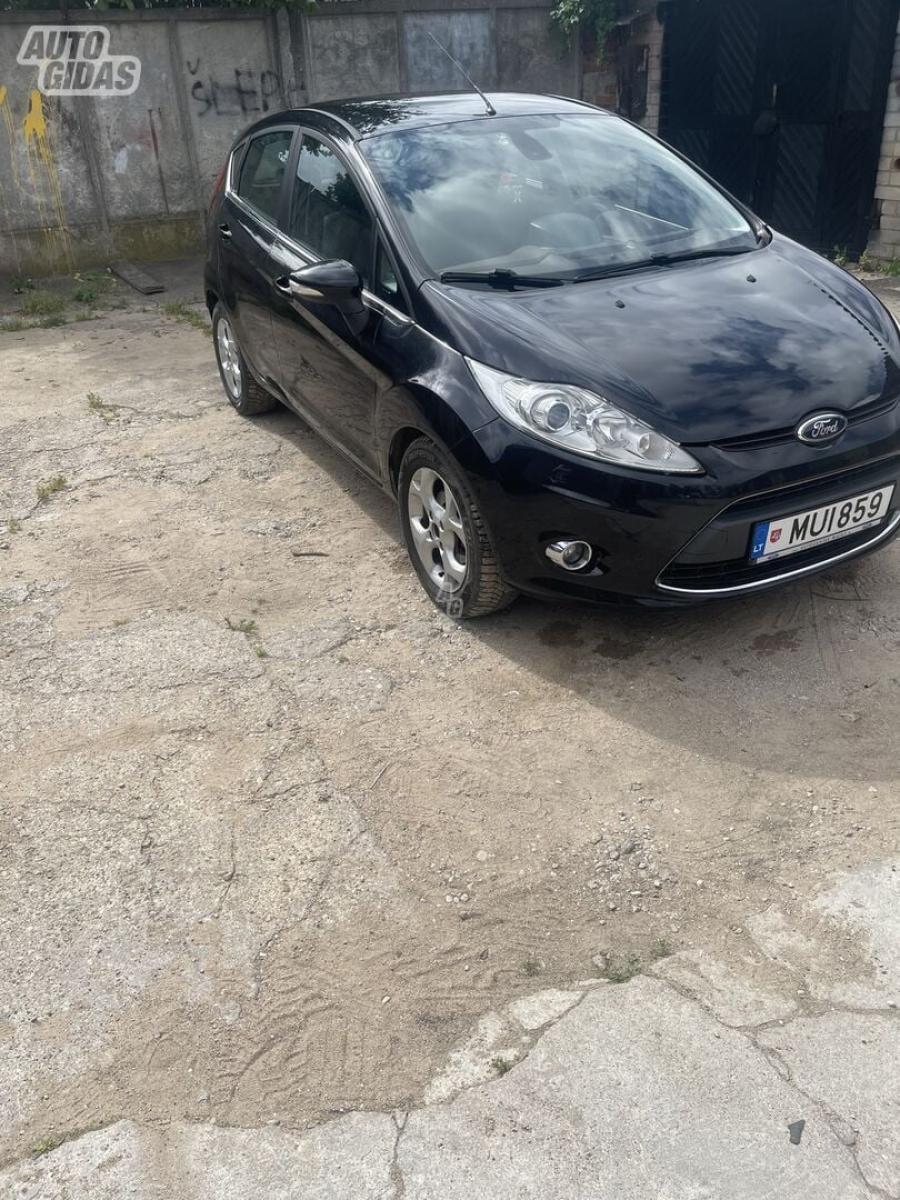 Melns Ford Fiesta 2011 Panevēža, ar dzinēja tilpumu 1.60 L un nobraukumu 300 tūkst. km par 2100 €, foto 10 vietnē AUTOMOTO.COM.LV