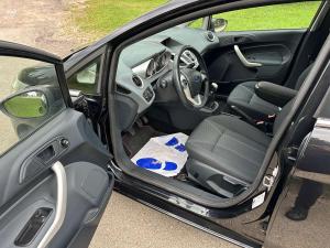 Melns Ford Fiesta 2011 Alīta, ar dzinēja tilpumu 1.56 L un nobraukumu 265 tūkst. km par 3300 €, foto 12 vietnē AUTOMOTO.COM.LV
