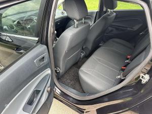 Melns Ford Fiesta 2011 Alīta, ar dzinēja tilpumu 1.56 L un nobraukumu 265 tūkst. km par 3300 €, foto 13 vietnē AUTOMOTO.COM.LV