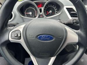Melns Ford Fiesta 2011 Alīta, ar dzinēja tilpumu 1.56 L un nobraukumu 265 tūkst. km par 3300 €, foto 18 vietnē AUTOMOTO.COM.LV