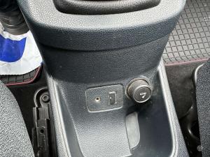 Melns Ford Fiesta 2011 Alīta, ar dzinēja tilpumu 1.56 L un nobraukumu 265 tūkst. km par 3300 €, foto 22 vietnē AUTOMOTO.COM.LV
