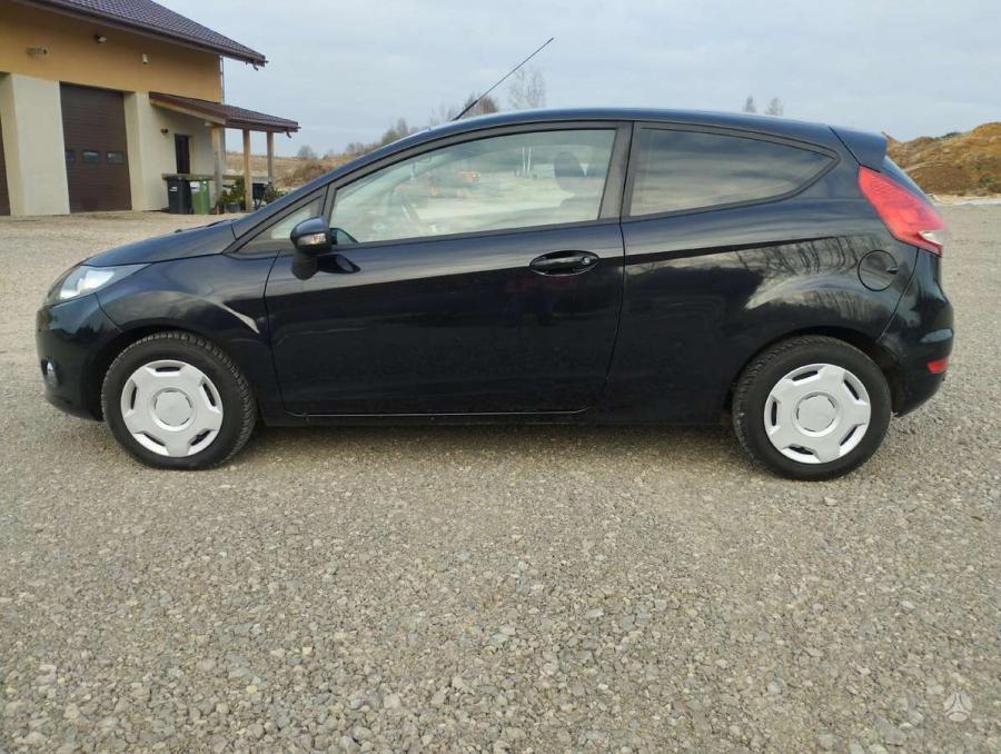 Melns Ford Fiesta 2012 Viļņa, ar dzinēja tilpumu 1.56 L un nobraukumu 285 tūkst. km par 2699 €, foto 4 vietnē AUTOMOTO.COM.LV