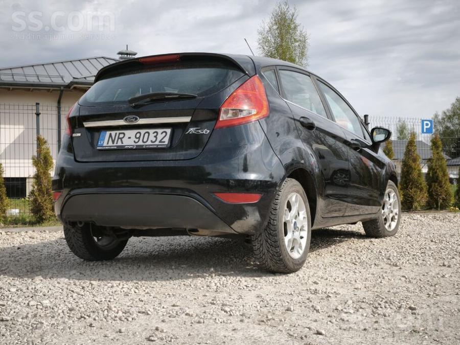 Black Ford Fiesta 2012 in Jelgava, with an engine capacity of 1.40 L and mileage of 0 thousand km for 3290 €, photo 6 on AUTOMOTO.COM.LV