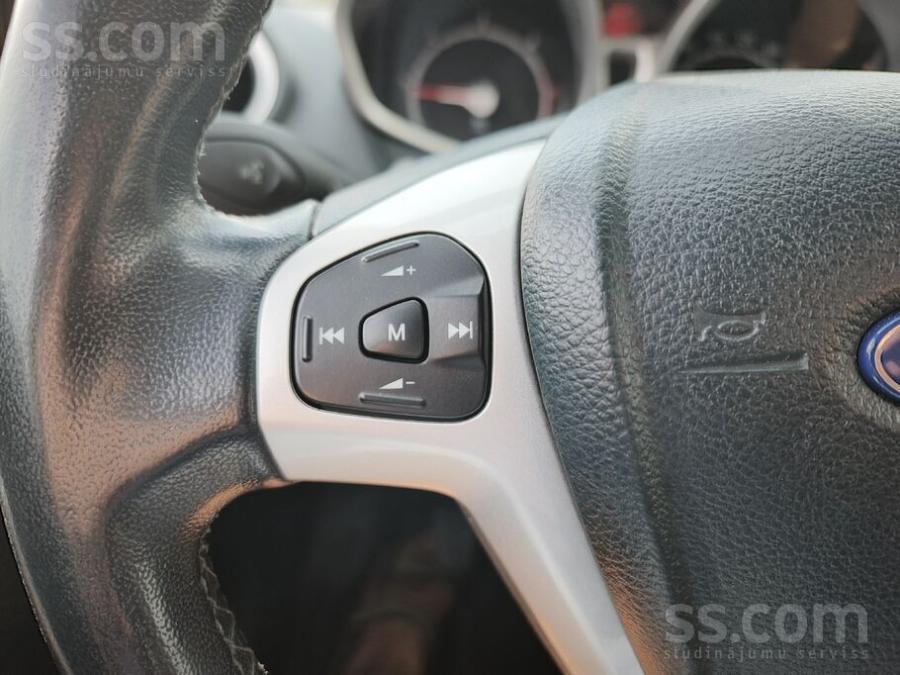 Black Ford Fiesta 2012 in Jelgava, with an engine capacity of 1.40 L and mileage of 0 thousand km for 3290 €, photo 27 on AUTOMOTO.COM.LV