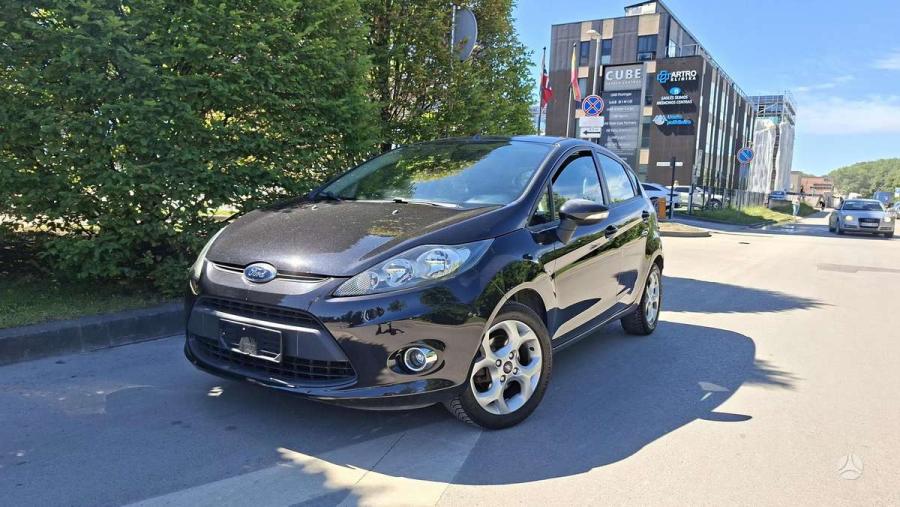 Melns Ford Fiesta 2012 Kauņa, ar dzinēja tilpumu 1.30 L un nobraukumu 160 tūkst. km par 3650 €, foto 1 vietnē AUTOMOTO.COM.LV