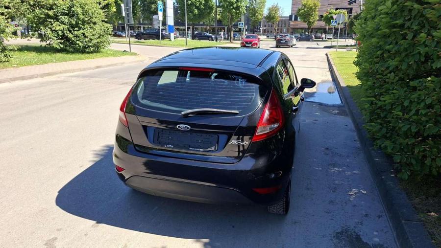 Melns Ford Fiesta 2012 Kauņa, ar dzinēja tilpumu 1.30 L un nobraukumu 160 tūkst. km par 3650 €, foto 9 vietnē AUTOMOTO.COM.LV