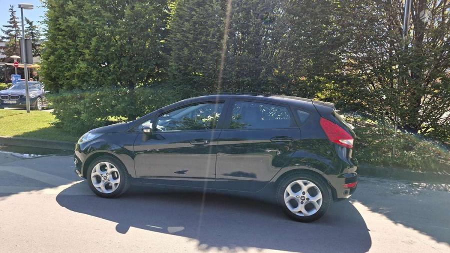 Melns Ford Fiesta 2012 Kauņa, ar dzinēja tilpumu 1.30 L un nobraukumu 160 tūkst. km par 3650 €, foto 11 vietnē AUTOMOTO.COM.LV