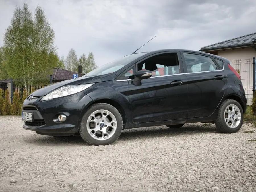 Melns Ford Fiesta 2012 Jelgava, ar dzinēja tilpumu 1.40 L un nobraukumu 275 tūkst. km par 3290 €, foto 4 vietnē AUTOMOTO.COM.LV