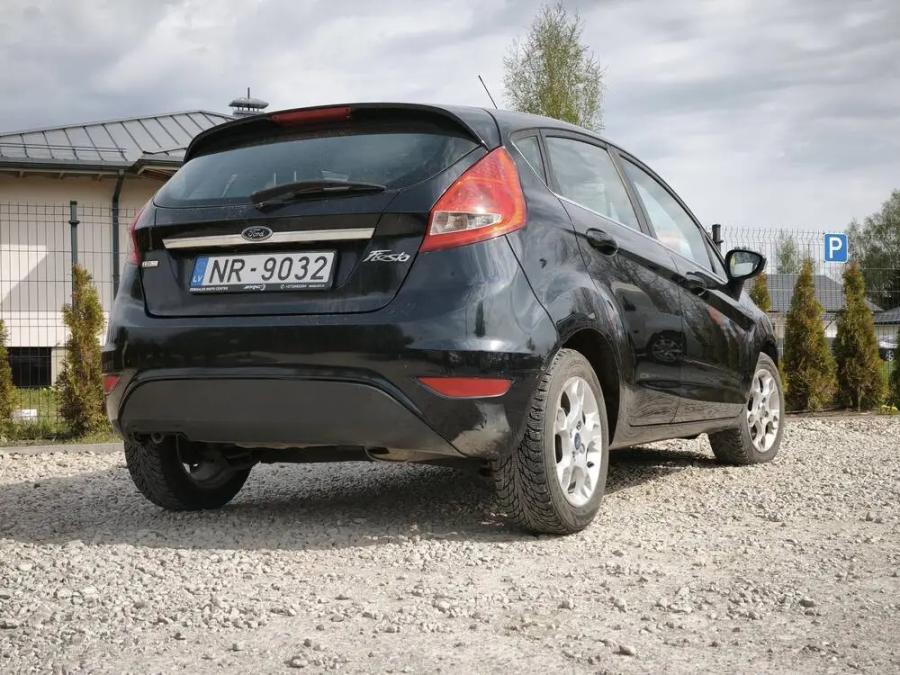 Melns Ford Fiesta 2012 Jelgava, ar dzinēja tilpumu 1.40 L un nobraukumu 275 tūkst. km par 3290 €, foto 8 vietnē AUTOMOTO.COM.LV