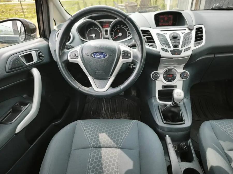 Melns Ford Fiesta 2012 Jelgava, ar dzinēja tilpumu 1.40 L un nobraukumu 275 tūkst. km par 3290 €, foto 14 vietnē AUTOMOTO.COM.LV