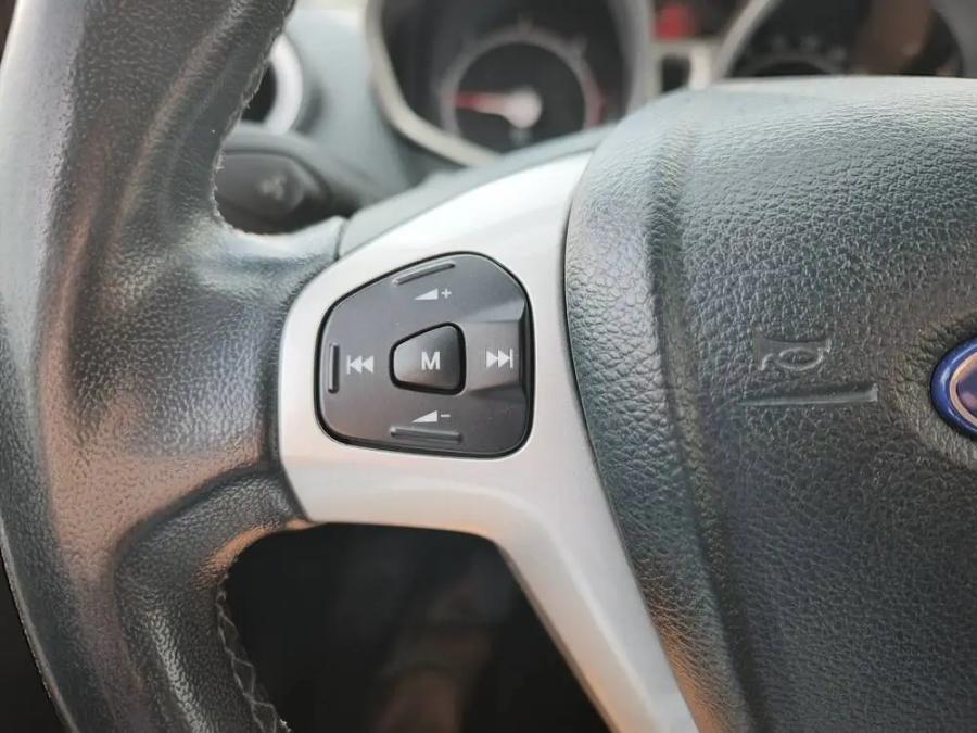 Melns Ford Fiesta 2012 Jelgava, ar dzinēja tilpumu 1.40 L un nobraukumu 275 tūkst. km par 3290 €, foto 23 vietnē AUTOMOTO.COM.LV