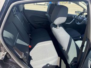 Black Ford Fiesta 2012 in Kaunas, with an engine capacity of 1.24 L and mileage of 175 thousand km for 2950 €, photo 11 on AUTOMOTO.COM.LV