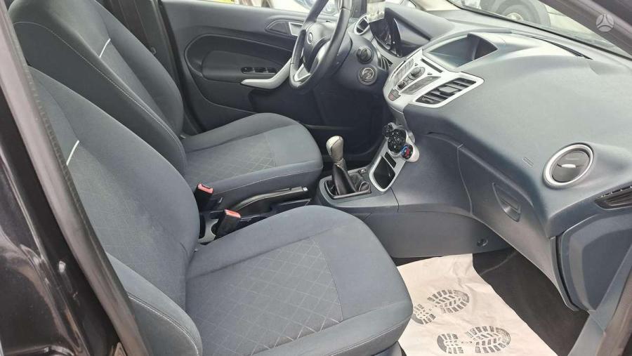 Melns Ford Fiesta 2012 Kauņa, ar dzinēja tilpumu 1.30 L un nobraukumu 168 tūkst. km par 3650 €, foto 10 vietnē AUTOMOTO.COM.LV