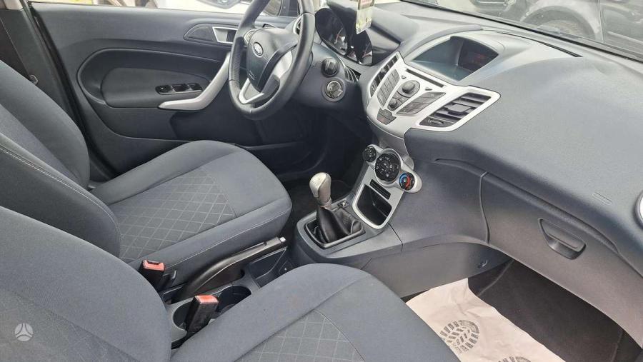 Melns Ford Fiesta 2012 Kauņa, ar dzinēja tilpumu 1.30 L un nobraukumu 168 tūkst. km par 3650 €, foto 11 vietnē AUTOMOTO.COM.LV